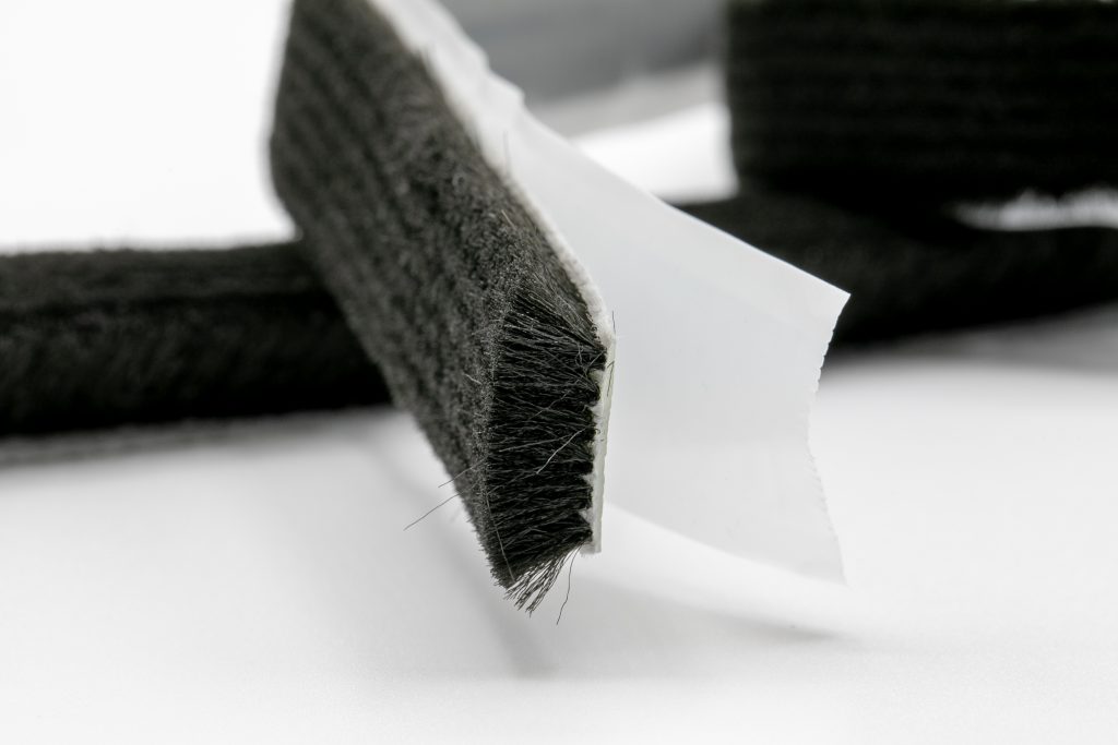 ULTRA BEND® Dust Plug | Ultrafab Sealing Weatherstripping Products